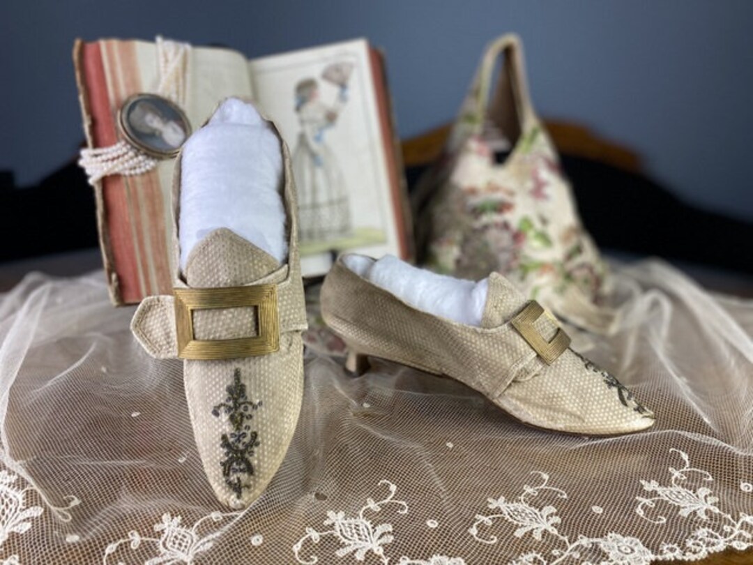 1790 Embroidered Rococo Shoes, Antique Shoes, Pumps, Antike Schuhe ...