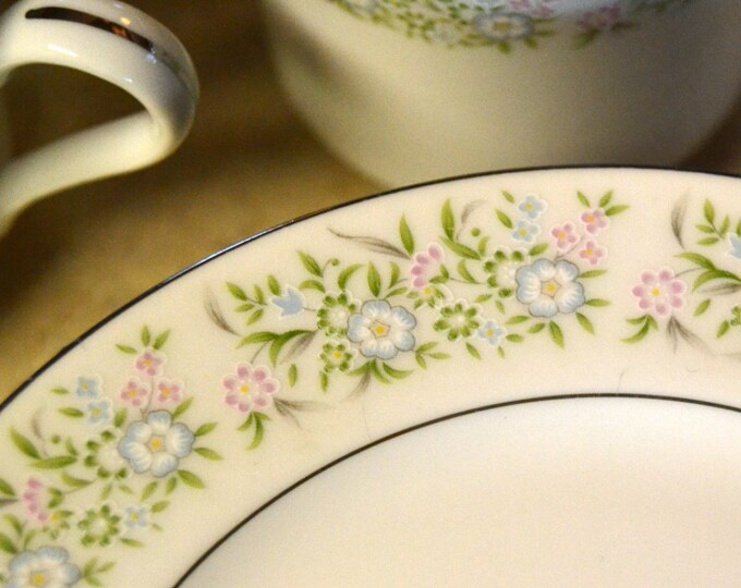 Taihei China, Springtime, BREAD & BUTTER PLATE, Pink and Blue Flowers ...