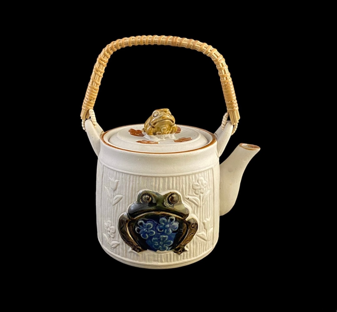 Vintage Pottery Frog TEAPOT Lid Rattan Handle Blue Tan Clay Handmade ...