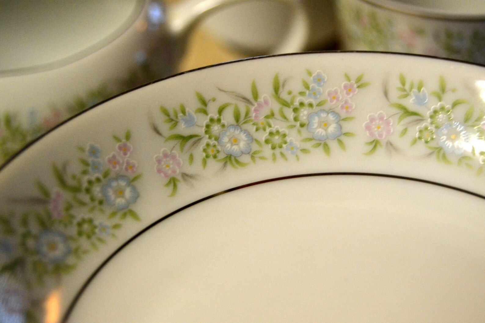 Taihei China, Springtime, FRUIT DESSERT Sauce BOWL, Pink & Blue Flowers ...