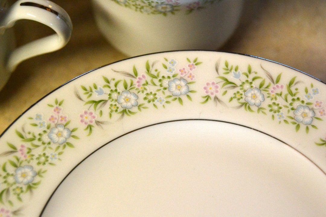 Taihei China, Springtime, BREAD & BUTTER PLATE, Pink and Blue Flowers ...