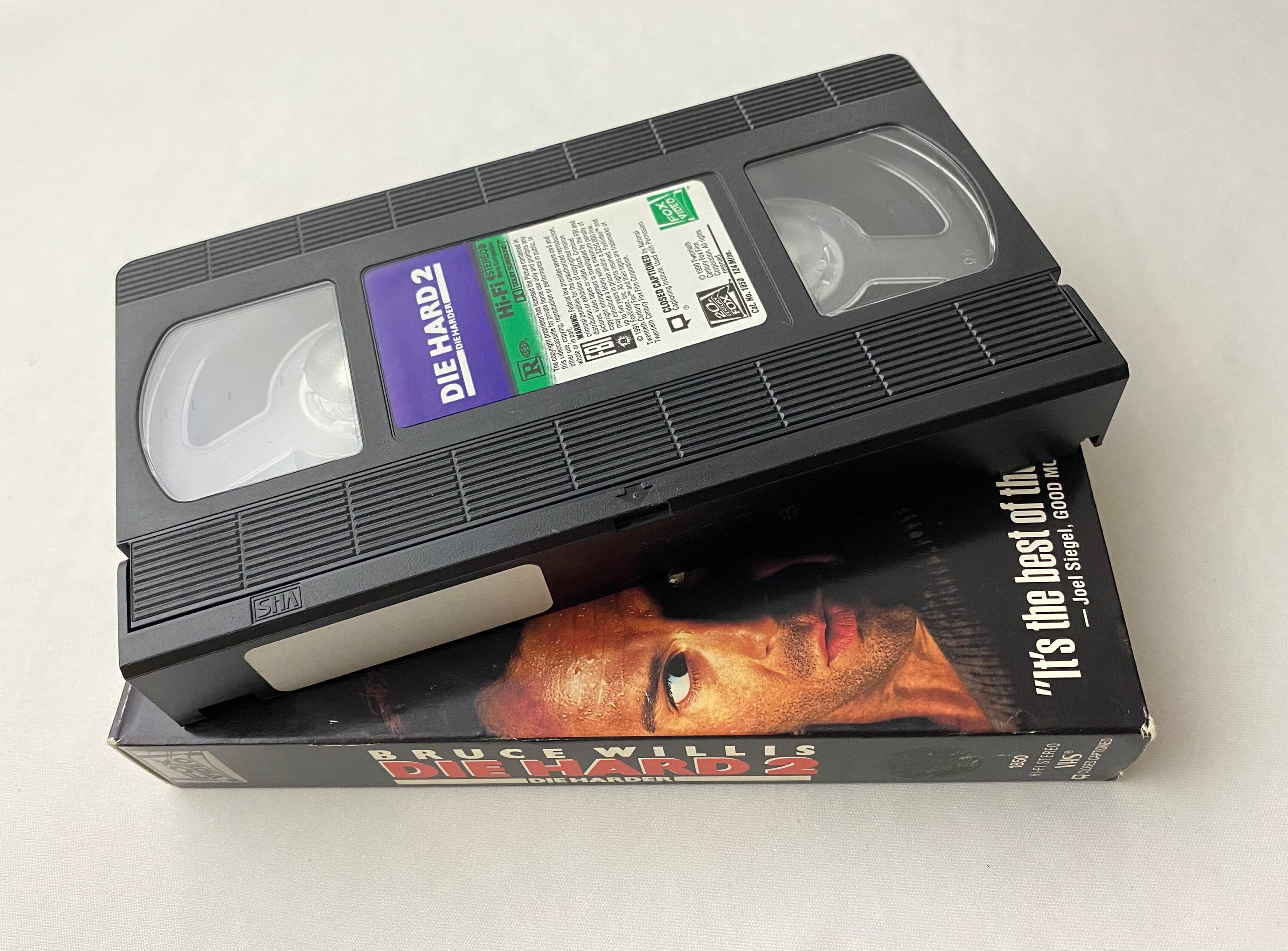 DIE HARD 2 Die Harder, 1990 Bruce Willis, Bonnie Bedelia, William ...