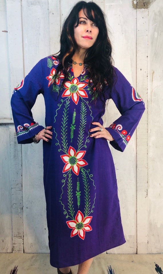 Vintage Indian Caftan/: 70s Embroidered Ethnic Kaftan… - Gem