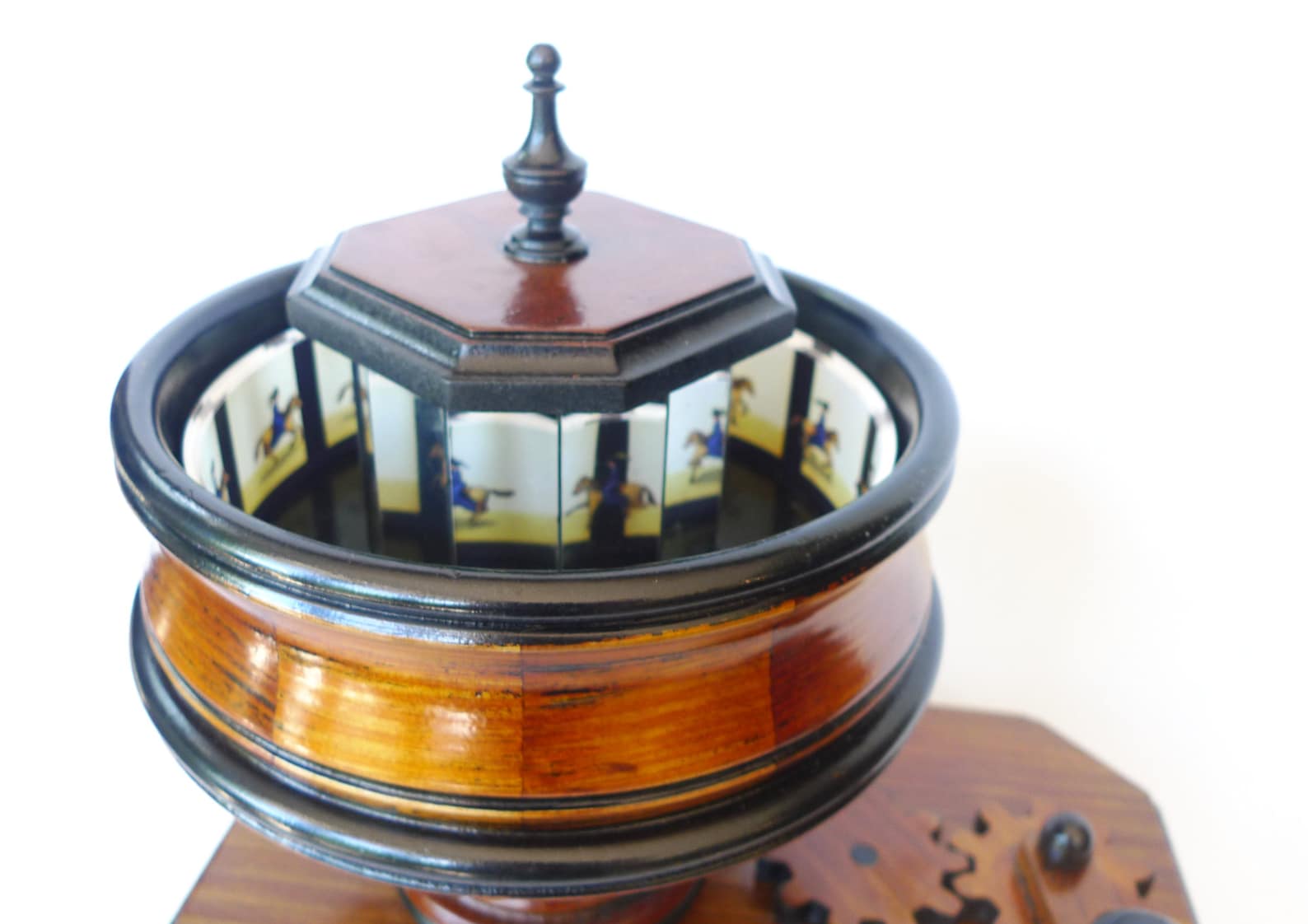 Wooden praxinoscope with crank and gears. Interchangeable | Etsy