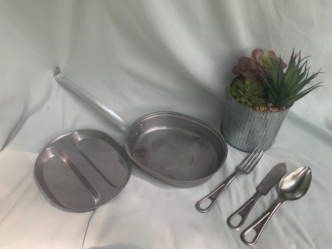 Vintage Aluminum Compact Mess Kit 1945 Leyse - FREE SHIPPING - Etsy