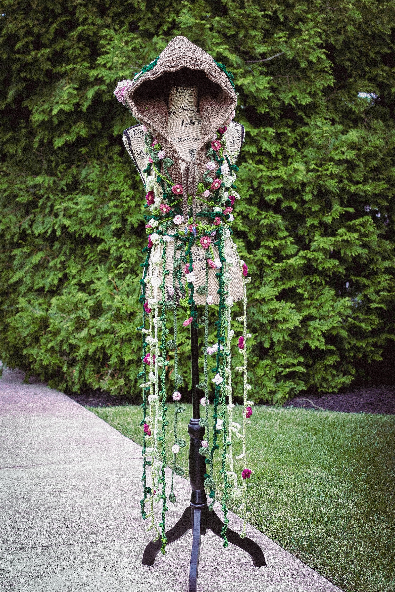 PATTERN Flower Garden Hood, Crochet Pattern, Cottagecore, Fairycore ...