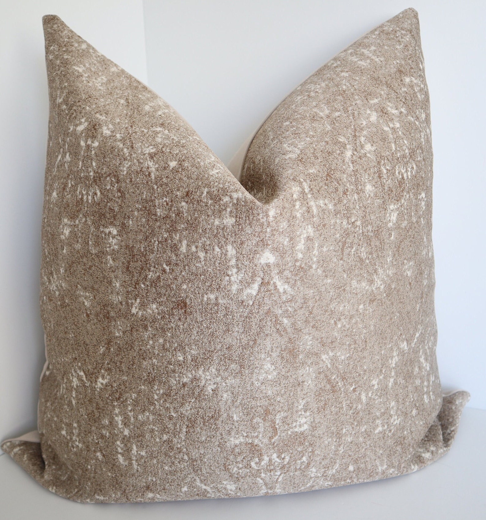 Egee Paisley Bronze Rober Allen Pillow Cover - Etsy