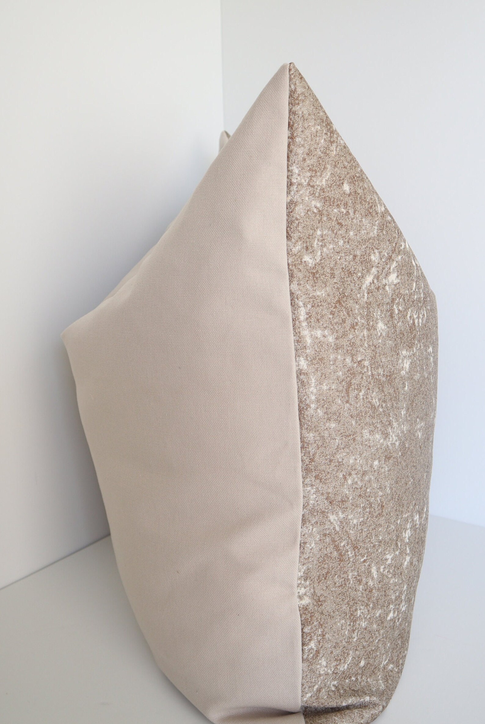 Egee Paisley Bronze Rober Allen Pillow Cover - Etsy