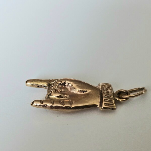 Mano Cornuta - Etsy
