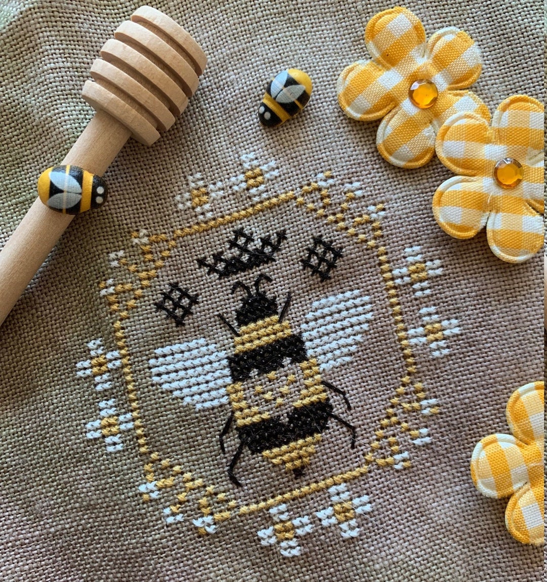 Quirky Quaker Queen Bee - PDF Pattern - Garden Delights - Darling ...
