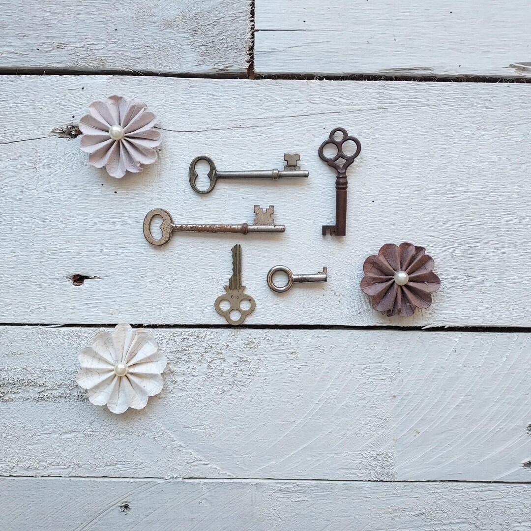 5 Vintage Keys, Yale Key, Skeleton Keys, Collectible Old Keys, Photo ...