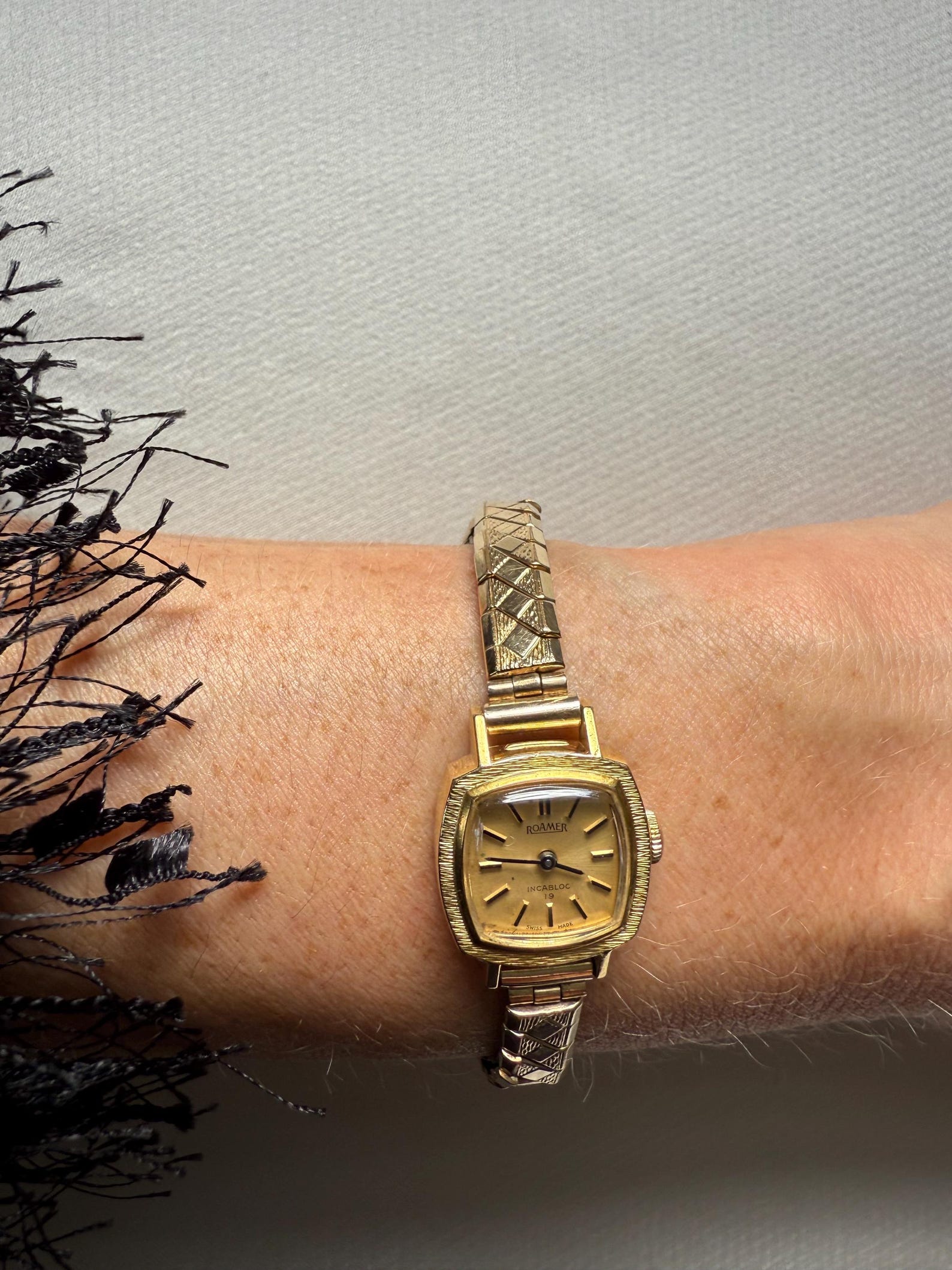 ROAMER Ladies Vintage Gold Dainty Cocktail Watch / 19 Jewels Incabloc ...