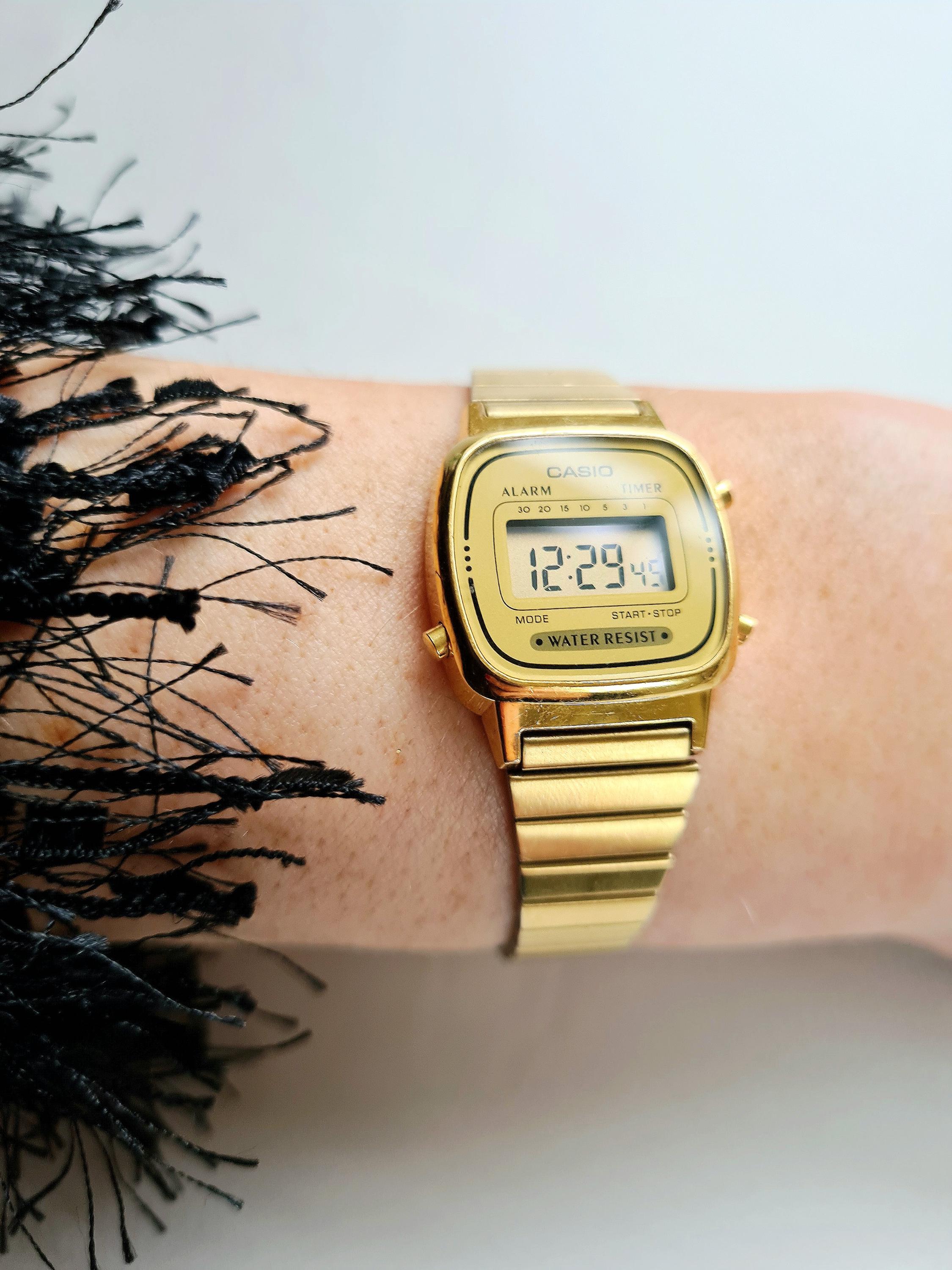 Vintage Style CASIO Digital Watch / 1980s CASIO Gold Digital Watch ...