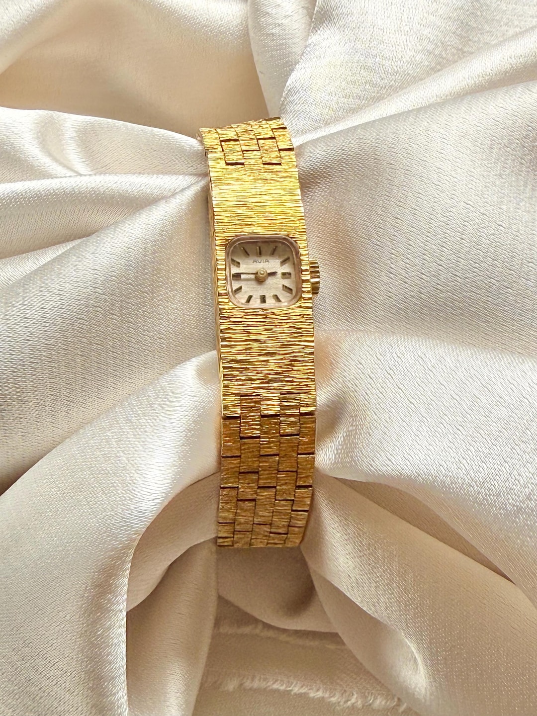 Ladies Vintage Gold Plated Watch by AVIA /AVIA Gold Plated Bracelet ...