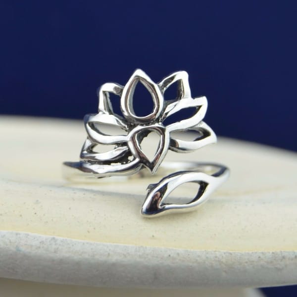 Lotus Flower Ring - Etsy