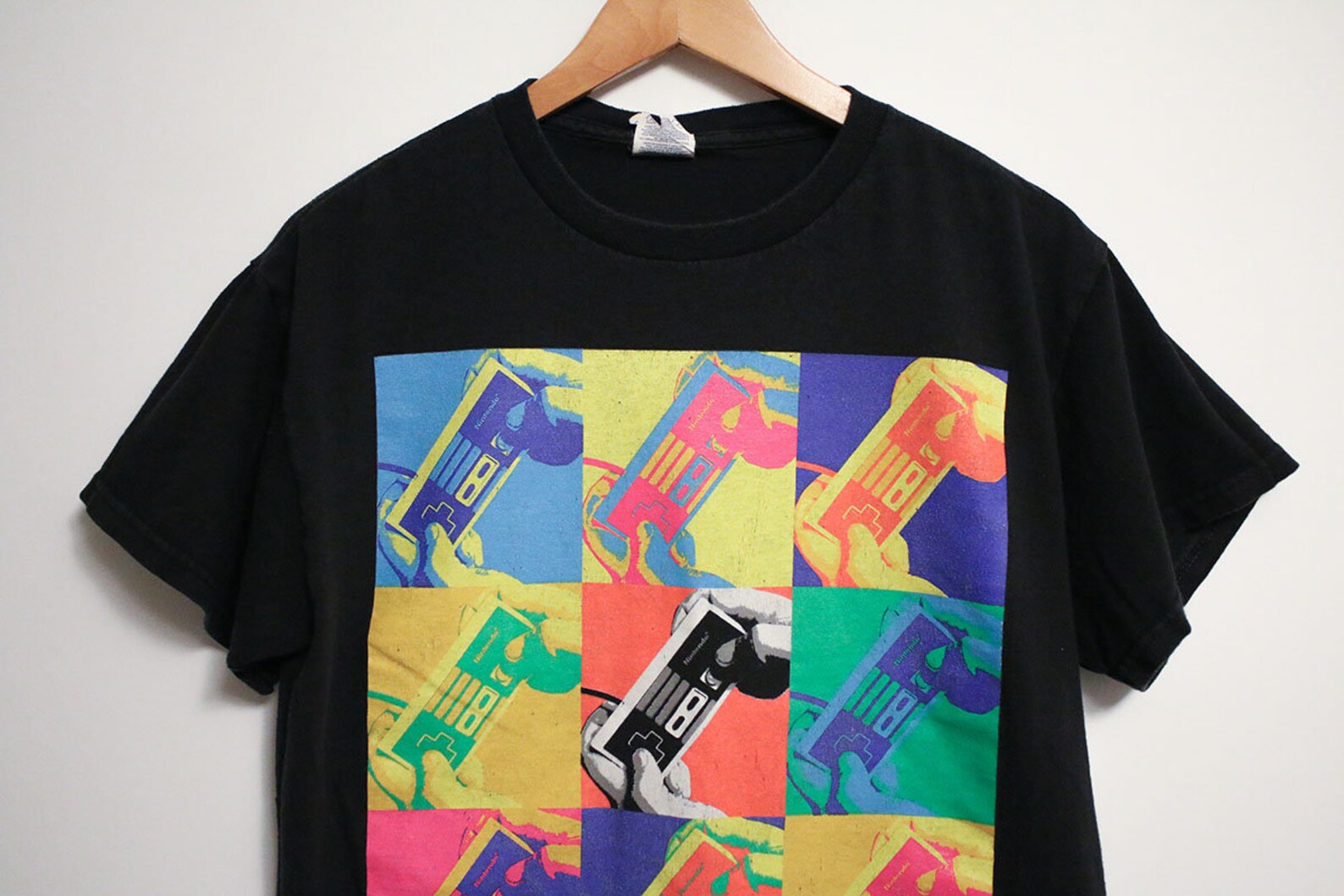 Retro Neon Pop Art Nintendo 80s Old Controller NES Console Black Faded ...