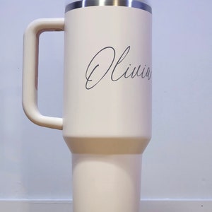 Stanley x Magnolia Best Beige 40 oz Quencher Individueller Becher mit ...