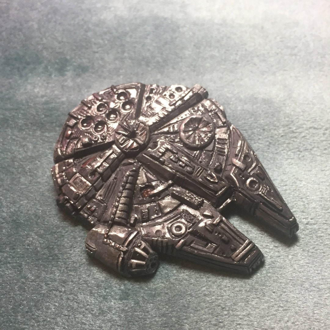 Millennium Falcon Brooch - Etsy