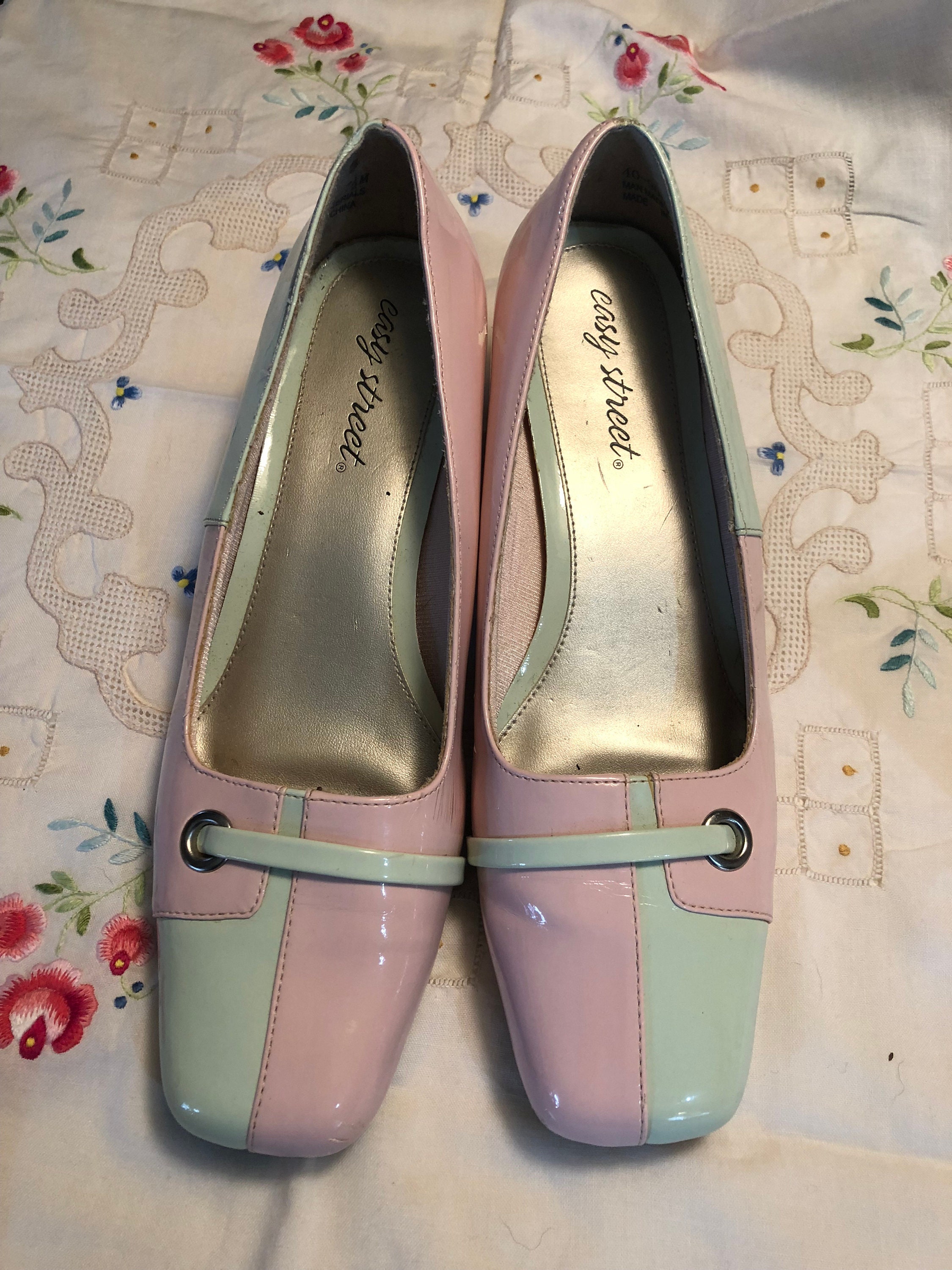 1980's Easy Street Pink and Mint Green Low Heel Pumps