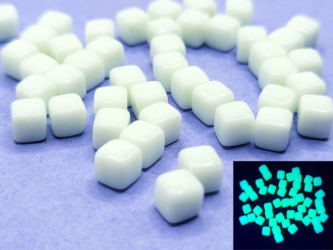 50pcs Undrilled Uranium Glass Cubes 5mm Vintage Czech White Custard ...