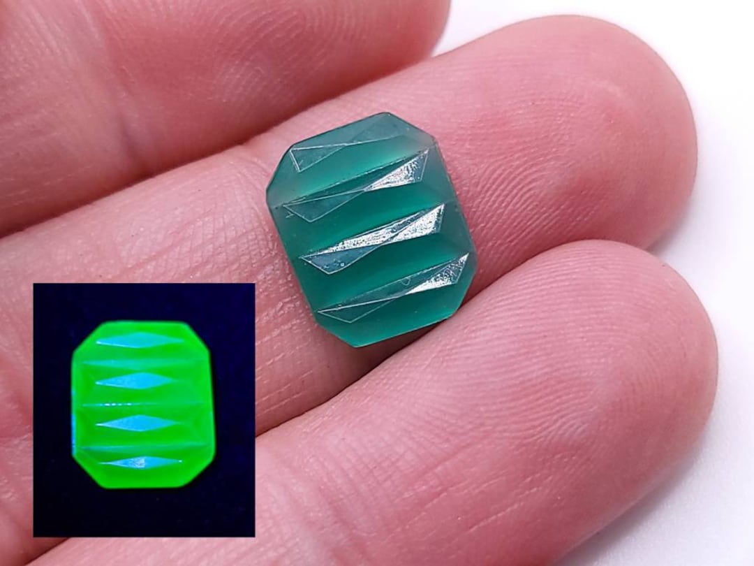 Vintage Art Deco Uranium Glass Stone 1930s Grooved Octagon Emerald Cut ...