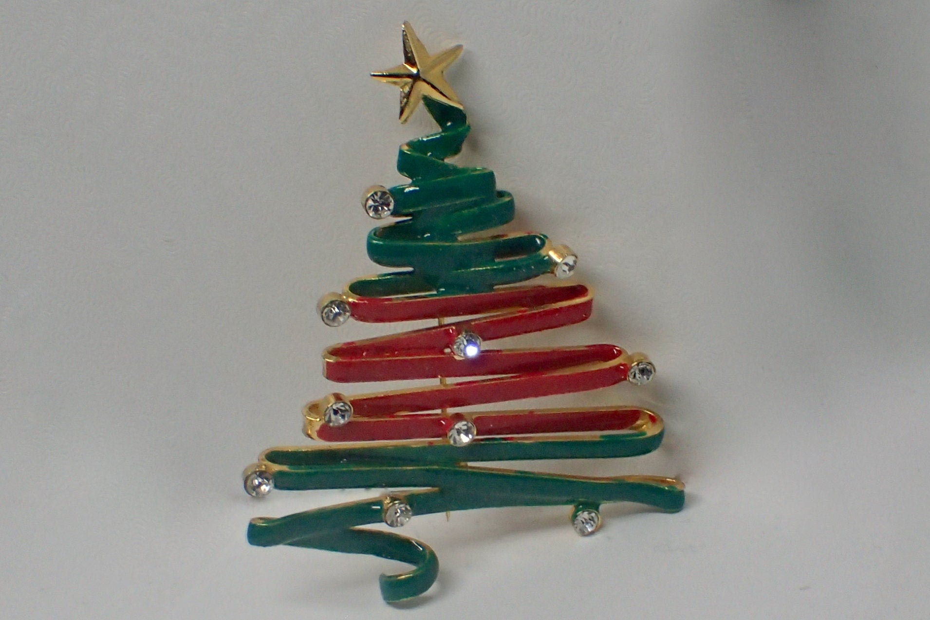Mid Century Christmas Tree Pin RARE Red Green Enamel Zig-zag - Etsy