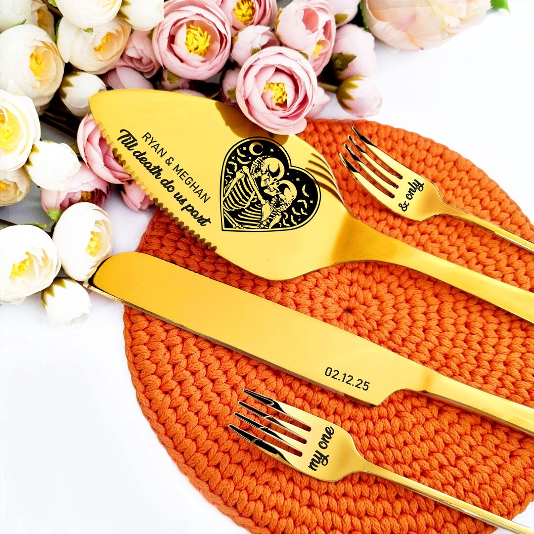 The Lovers Wedding Gold Cake Cutting Set With Forks Personalized ...