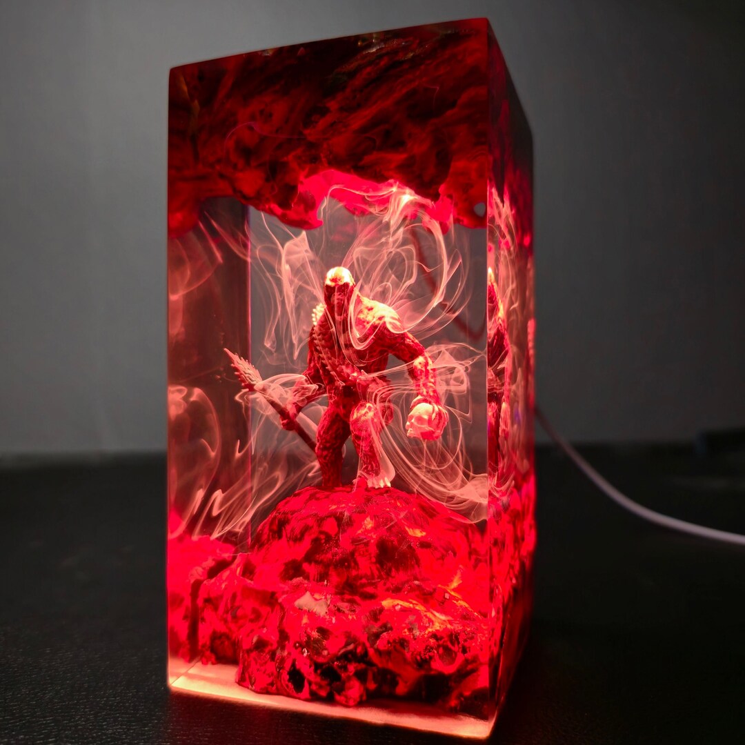 Skar King Figure, Skar King Lamp, Diorama Monster, the New Em.pire ...