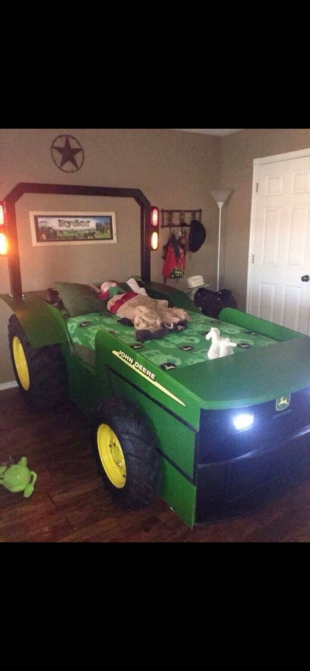 John deere twin bed frame store