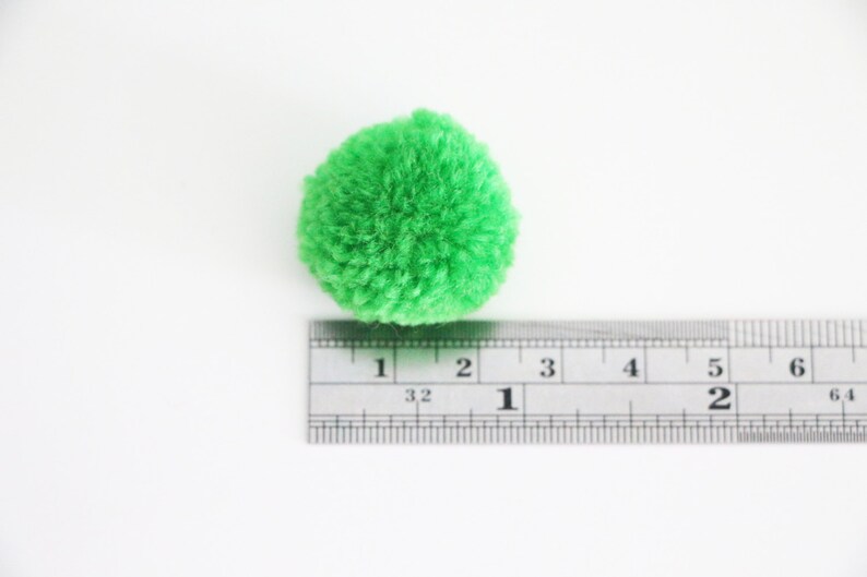 Green Color 50 Pieces Yarn Pom Poms Jewelry Making / - Etsy