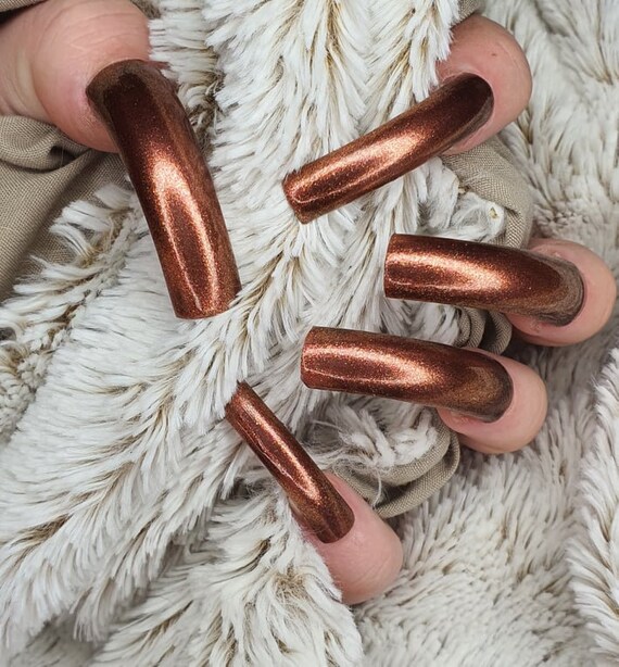 Curved Acrylic Nail Desing