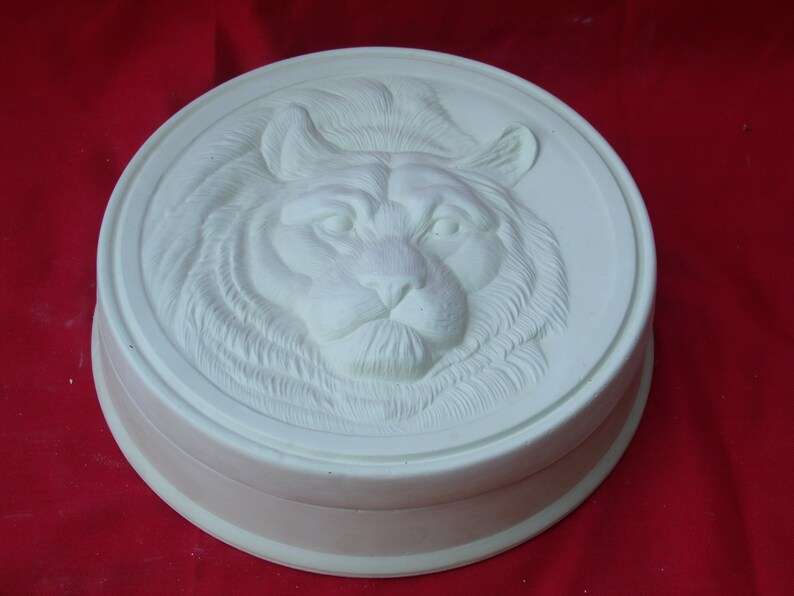 Tiger 7.5" Round Box Bisque to Paint - Etsy