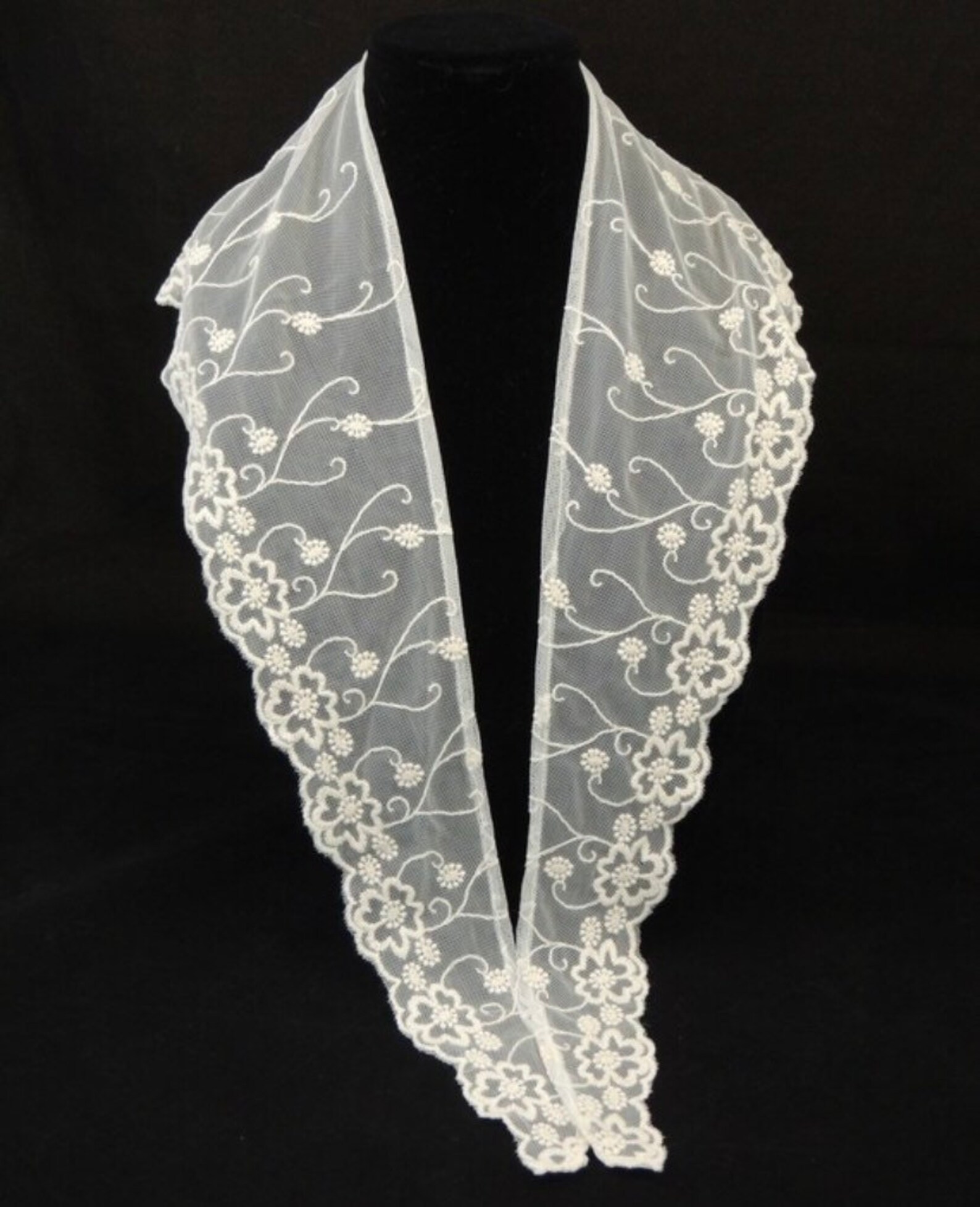 Lace Set-18th Century Reproduction Embroidered Net Lace Cap, Sleeve ...