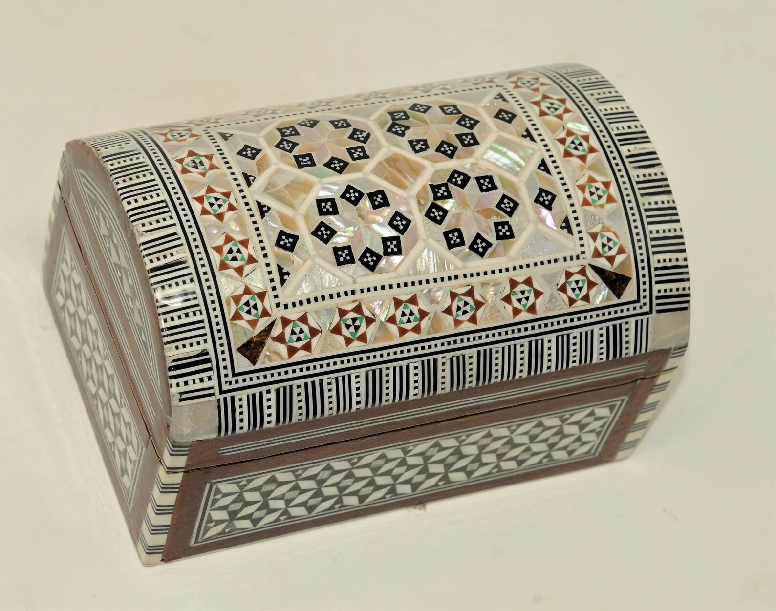 Wonderful Egyptian Handmade Jewelry Box - Beech Wood With Inlaid Mother ...