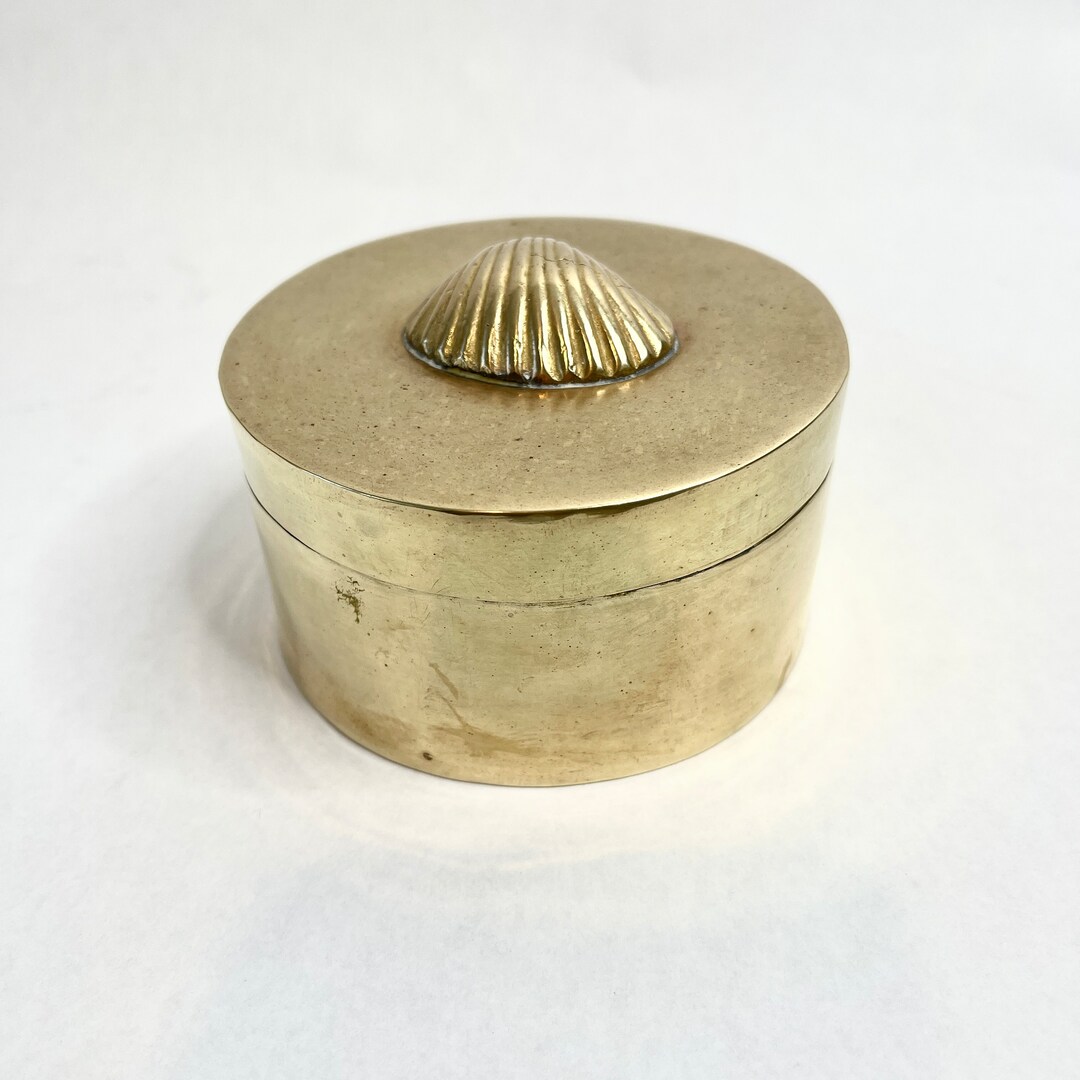 Vintage Brass Box, Round Scallop Shell, Trinket Box, Display, Dresser ...