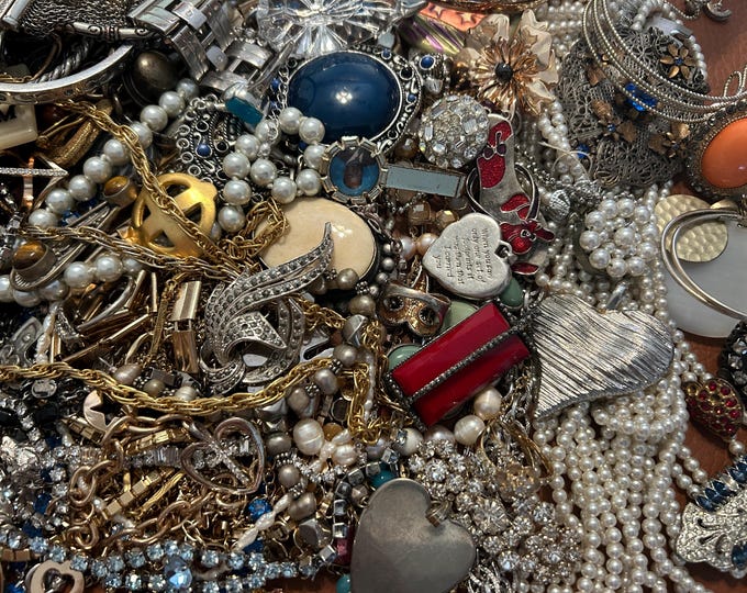 Craft and Wear Lot of 100 Pieces of Vintage to Now Jewelry - Wear ...