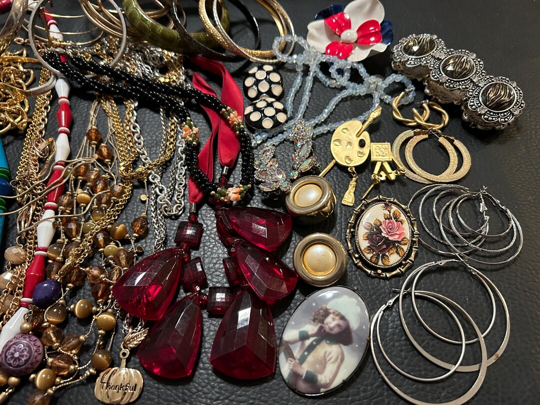 Lot of 37 Pieces of Vintage to Now Jewelry in Good Condition. - Etsy