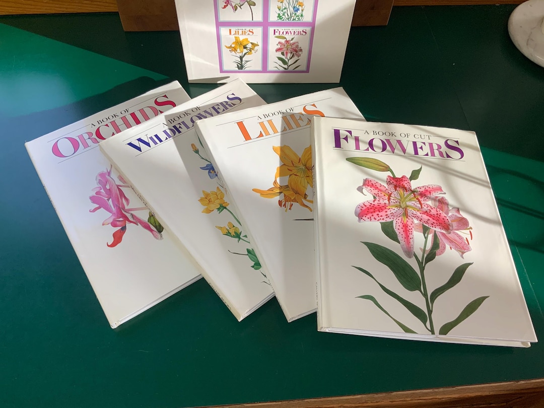 A Treasury of Flowers by Gallery Books Set of 4 Wildflowers Lilies ...