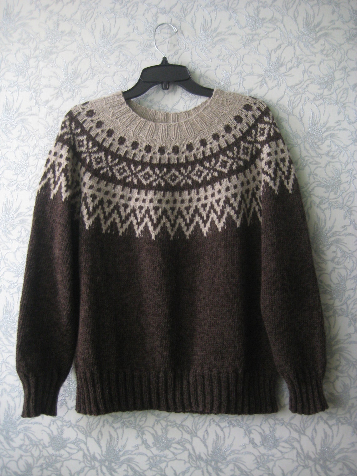 Unisex Merino Wool Sweater With Intricate Patterns — Keep Warm and ...