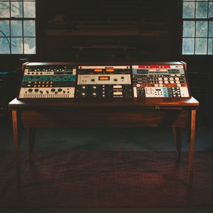 WALNUT Mastering Desk 30u - Recording Studio - Mixing Desk - 3 Bay ...