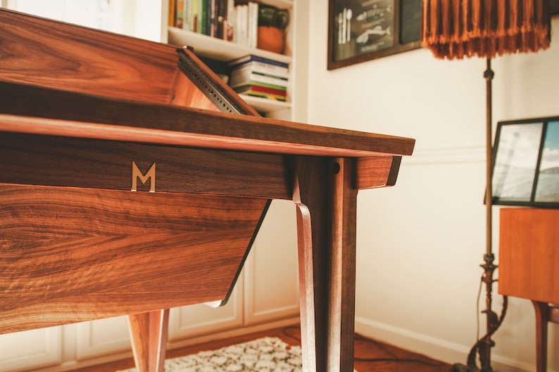 WALNUT Mastering Desk 30u - Recording Studio - Mixing Desk - 3 Bay ...