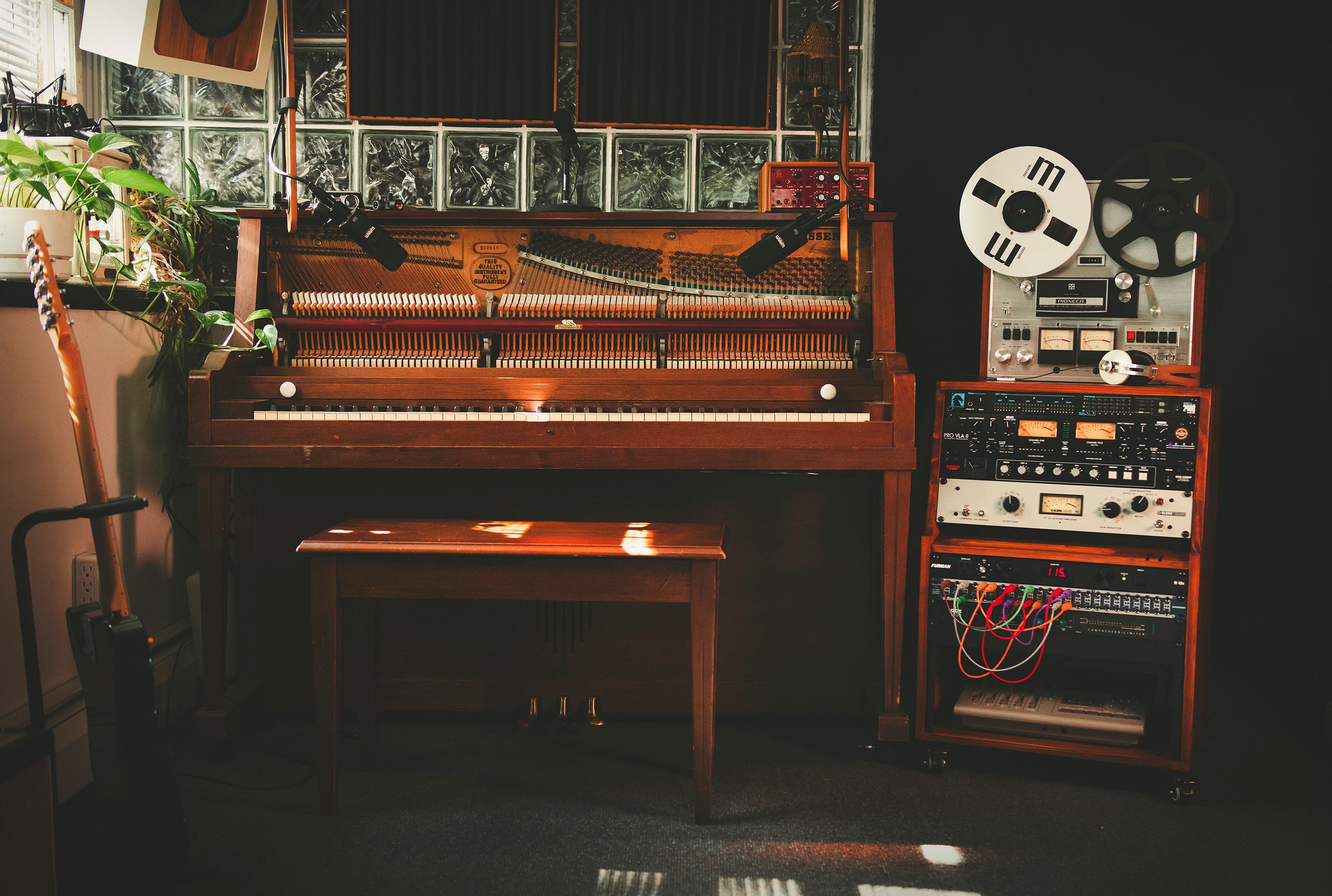 Walnut 14U Studio Production Rack – the Comrade - Ventilated Audio ...