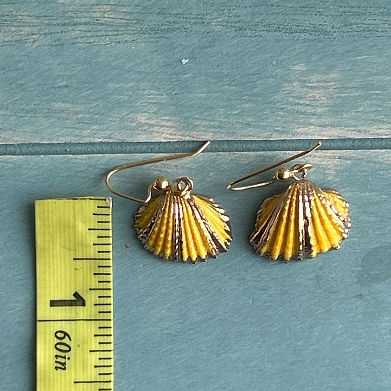 Handmade Small Scallop Shell Dangle Earrings Painted Yellow and Gilded in Gold - Etsy