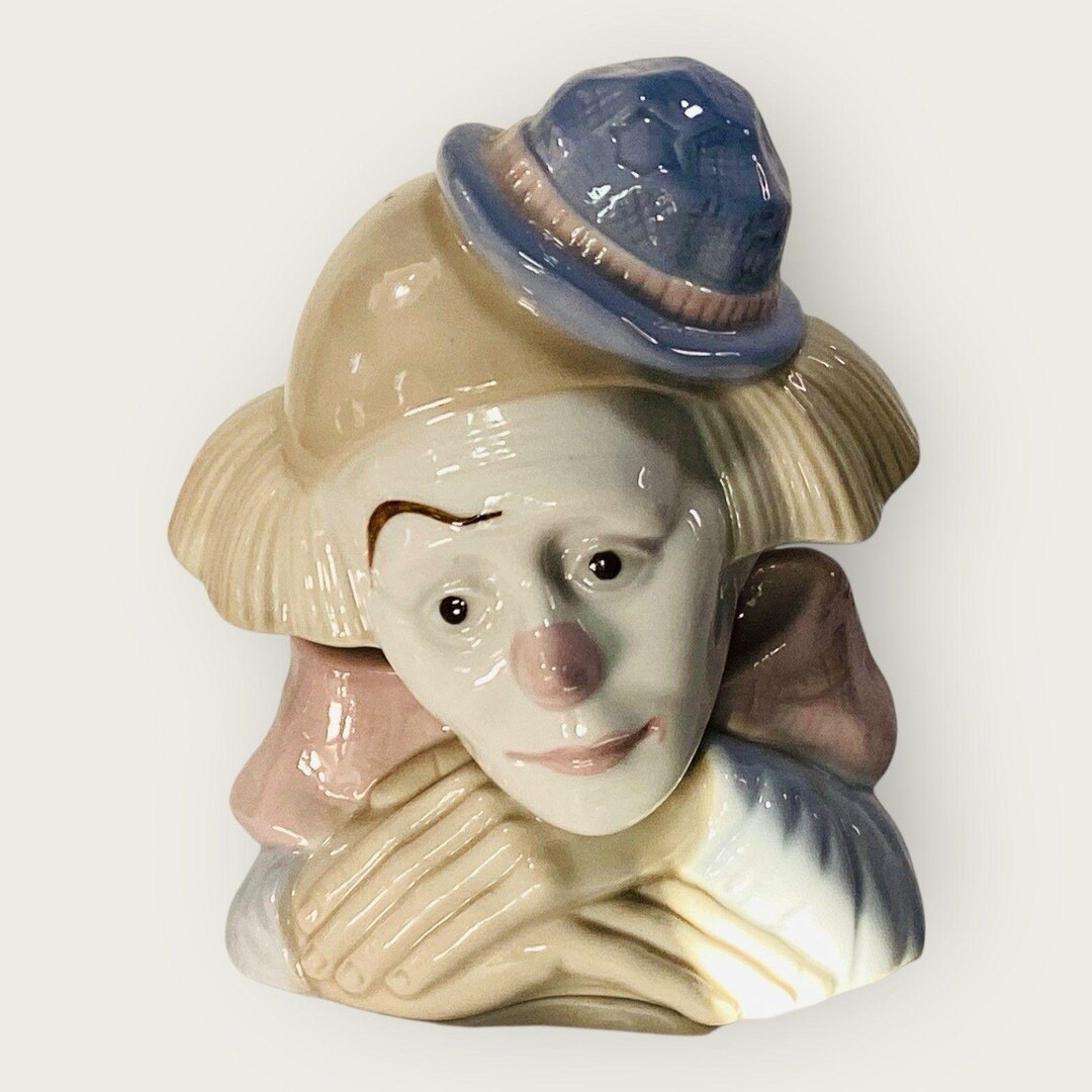 Somber Sad Clown Paul Sebastian Porcelain Pastel Lladro Style 6.5in - Etsy