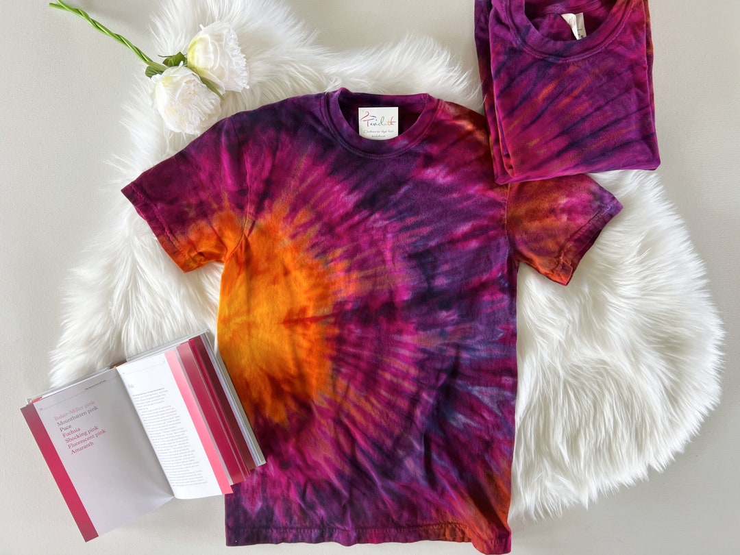Hand Dyed Short Sleeve T-shirt / Tye Dye T-shirt / Unisex Tie Dyed Tee Shirt / Gift for Her ...