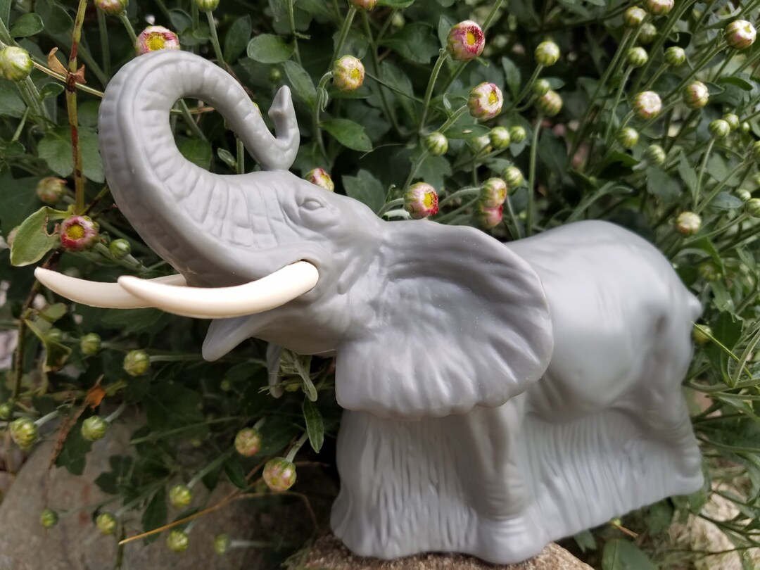 Avon Majestic Elephant Decanter Bottle Filled With 5.5 oz Deep Woods ...