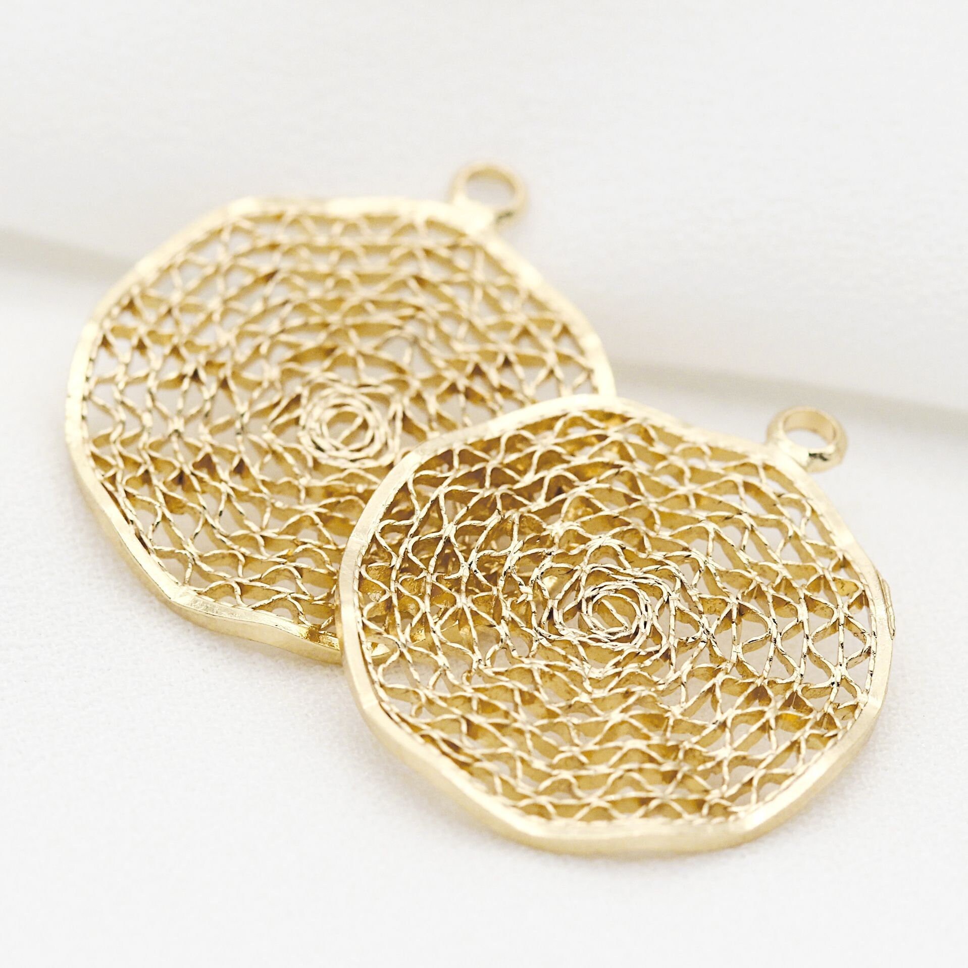 10 Tiny Hollow Round Disc Charm Pendant Dainty 14K Gold Filled | Etsy