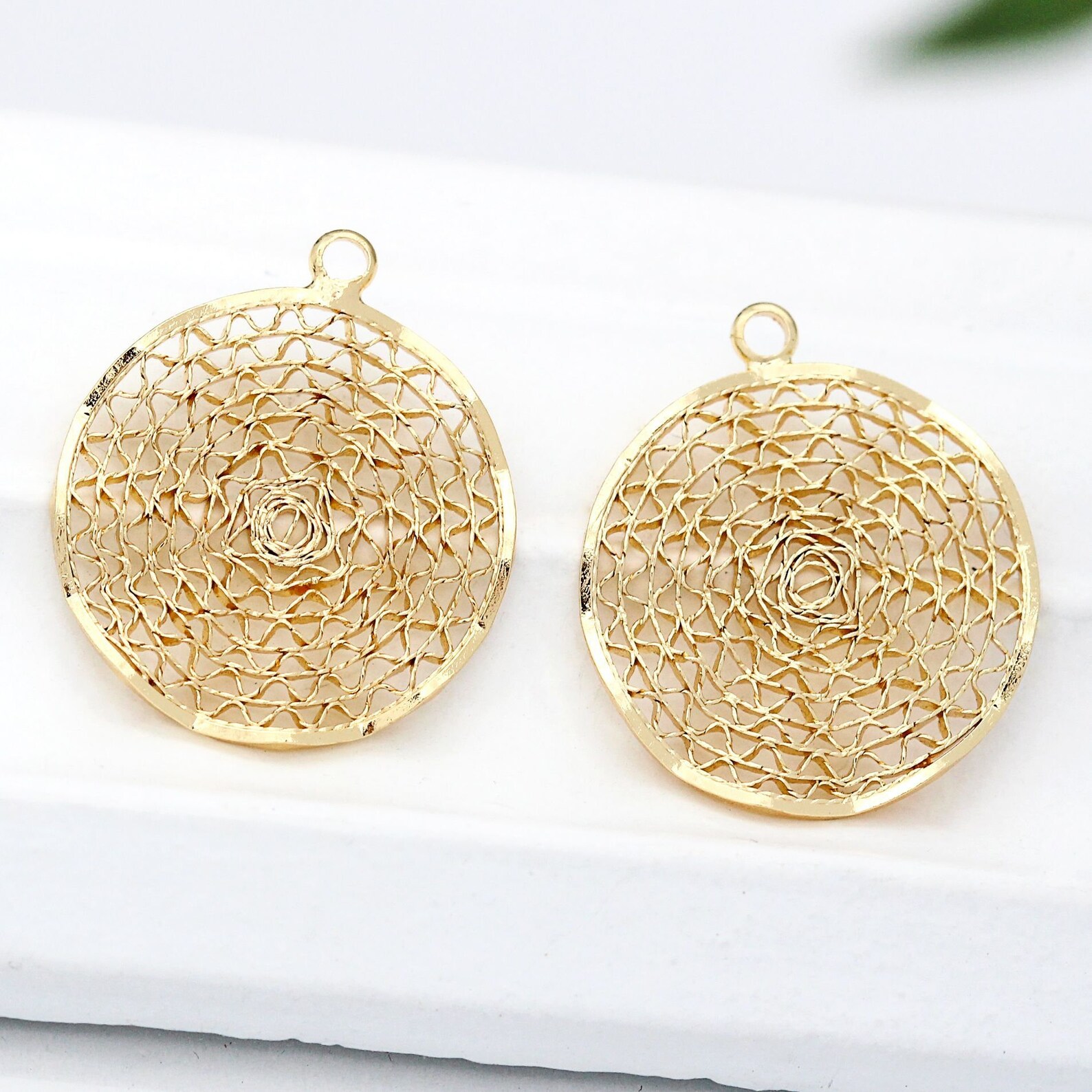 10 Tiny Hollow Round Disc Charm Pendant Dainty 14K Gold Filled | Etsy