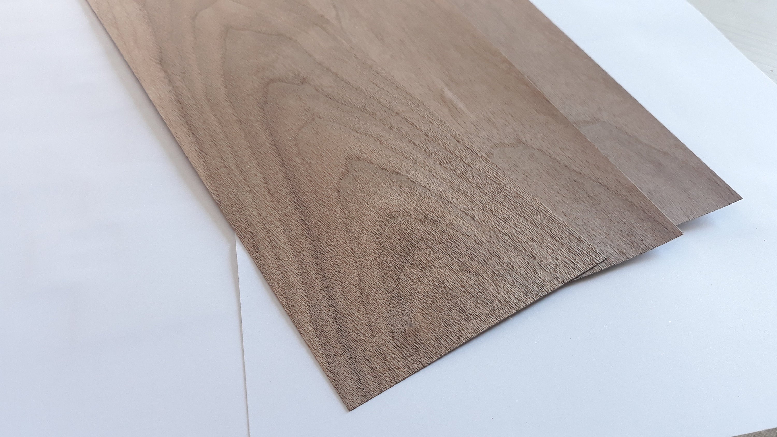 60405 American Walnut Crown Treefrog Veneer