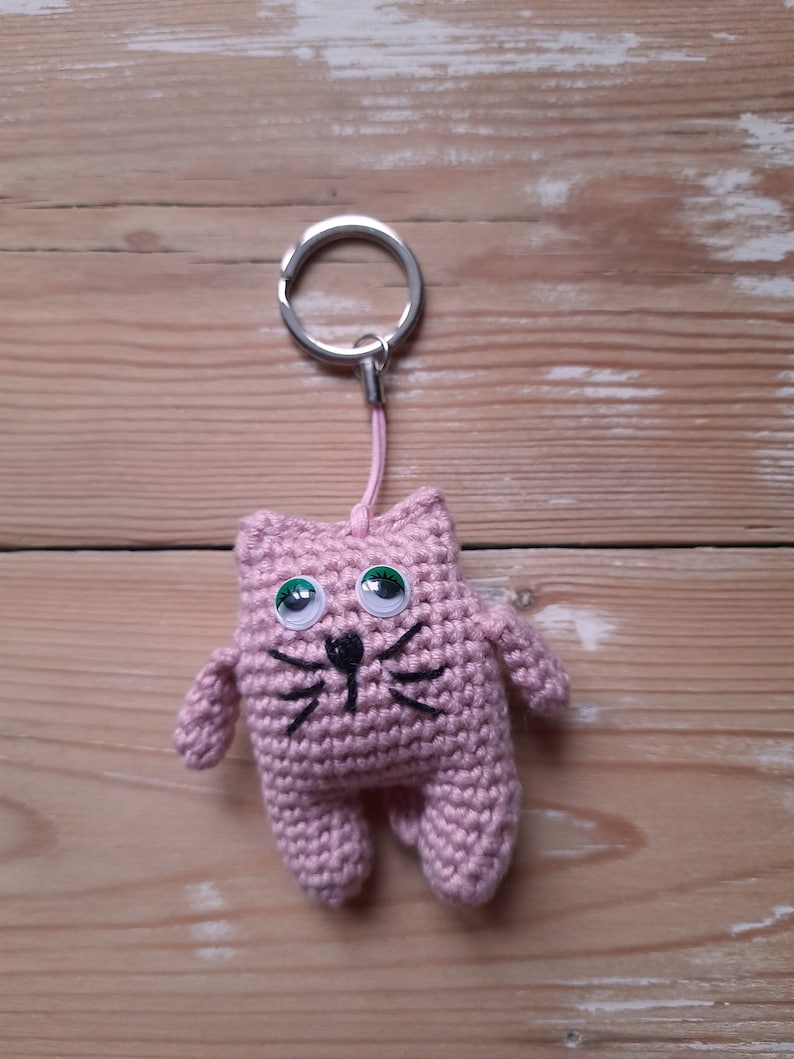 Crochet Cat Keychain: Small Amigurumi Bag Charm - Etsy